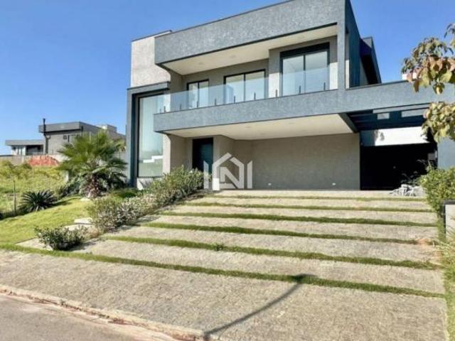 Casa à venda na Granja Viana
