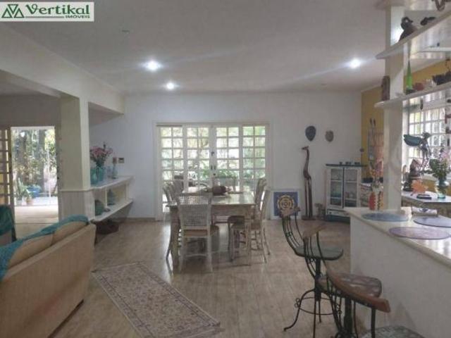 Casa a venda na Granja Viana