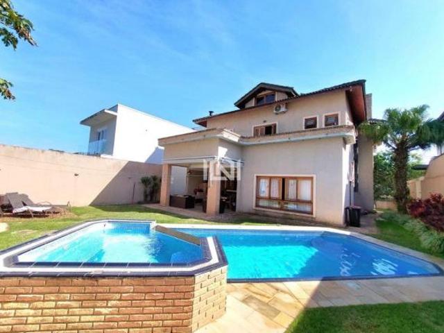 Casa à venda na Granja Viana
