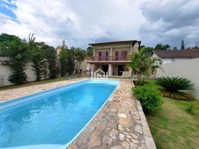 Casa à venda na Granja Viana