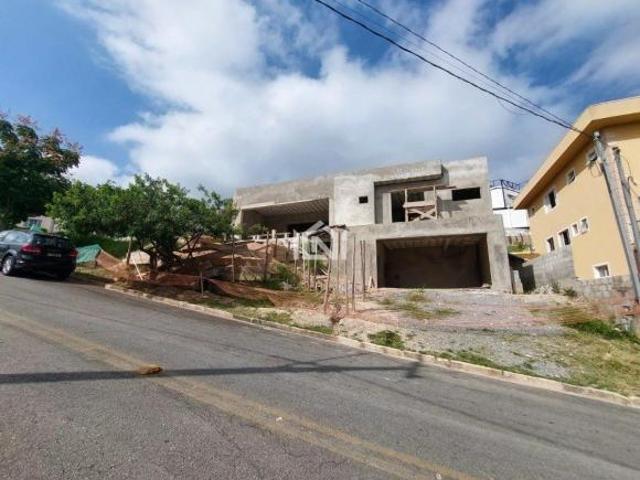 Casa à venda na Granja Viana