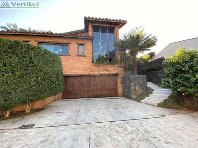 Casa à venda na Granja Viana