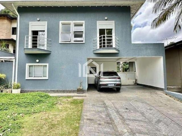 Casa à venda na Granja Viana