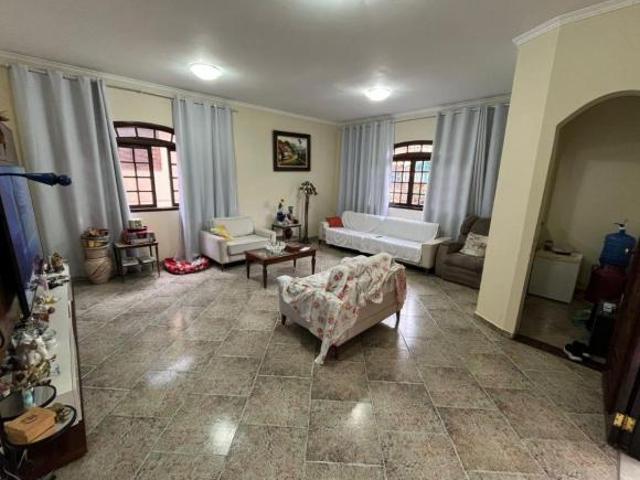 Casa à venda na Granja Viana