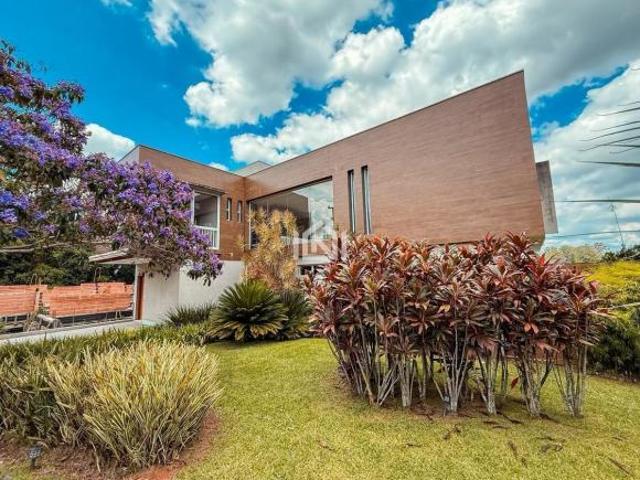 Casa à venda na Granja Viana