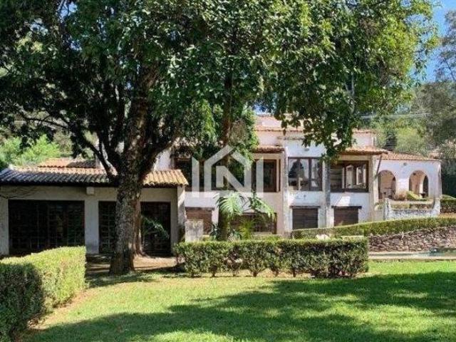 Casa à venda na Granja Viana