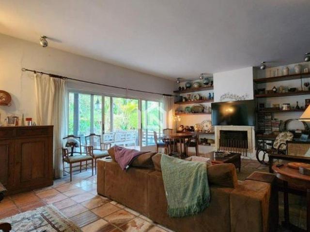 Casa à venda na Granja Viana