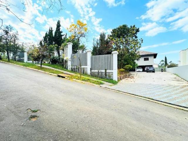 Casa à venda na Granja Viana