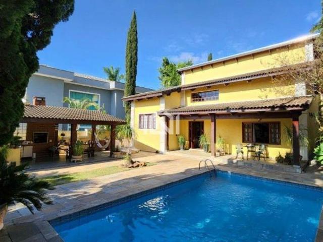 Casa à venda na Granja Viana