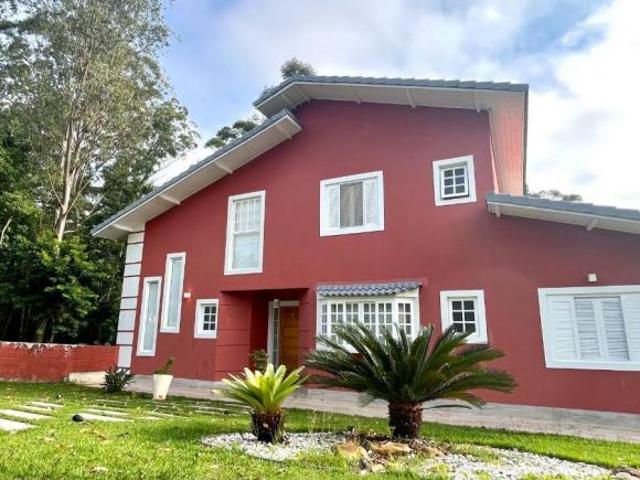 Casa à venda na Granja Viana