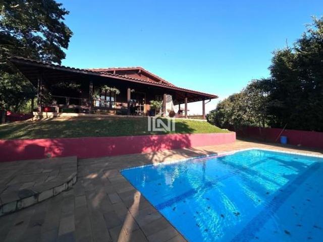 Casa à venda na Granja Viana