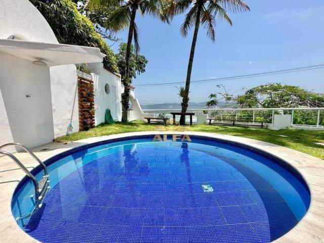 Casa à Venda na Enseada no Guarujá | Alfa Imóveis