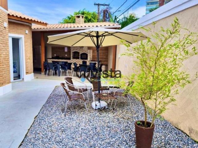 Casa à Venda na Enseada no Guarujá | QVista Inteligência Imobiliária Guarujá