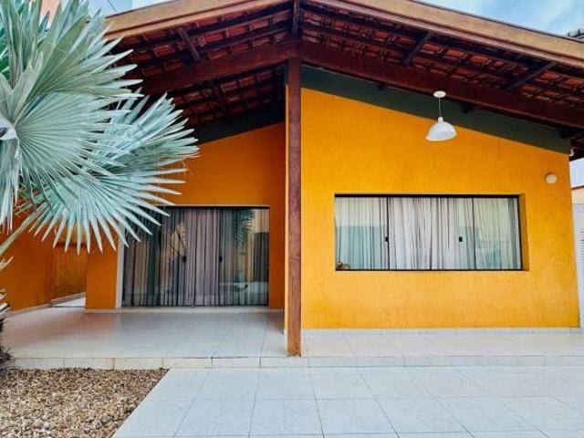 Casa a Venda na Enseada no Guarujá | QVista Inteligência Imobiliária Guarujá