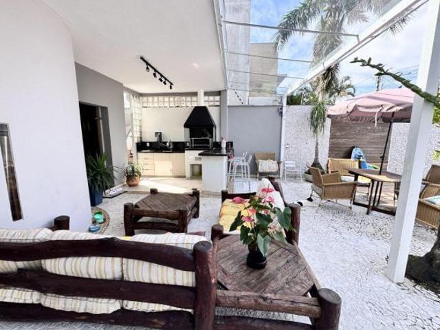 Casa a Venda na Enseada no Jardim Virginia Guarujá
