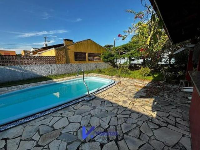 Casa à venda na faixa mar de Shangrilá