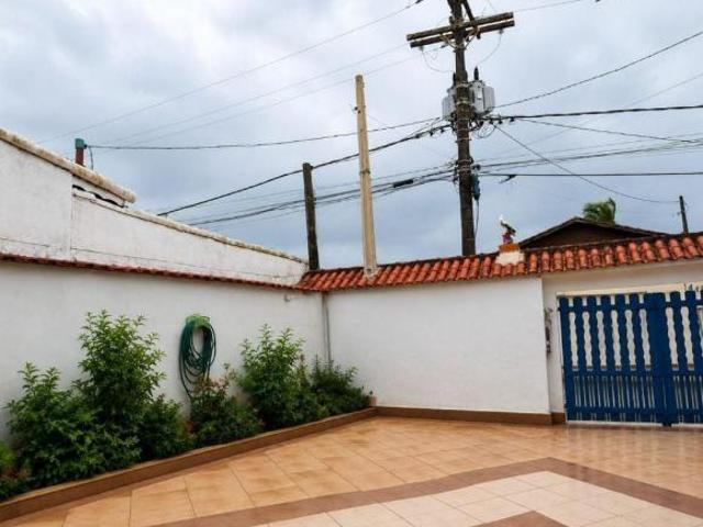 Casa à venda na Flórida Mirim | 2 quartos | 2 banheiros | 230m² de terreno | Próxima à praia | Edícu
