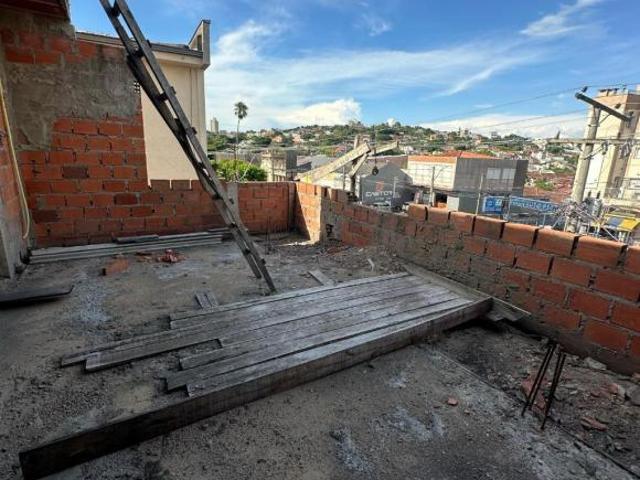 Casa a venda na Oscar Pereira