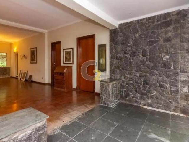 Casa à venda na Lapa com 3 quartos, 1 suíte e 3 vagas