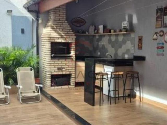 Casa à Venda na Mooca 3 Quartos 1 Suíte | Quintal com Churrasqueira