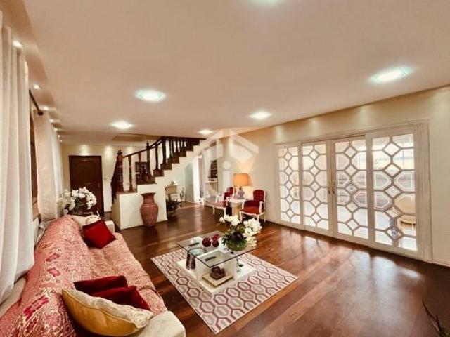 Casa à venda na Mooca com 4 Quartos, 2 Suítes, 6 vagas, 450m²
