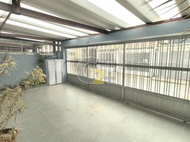 Casa à venda na Mooca com 4 quartos, 3 banheiros e 2 vagas