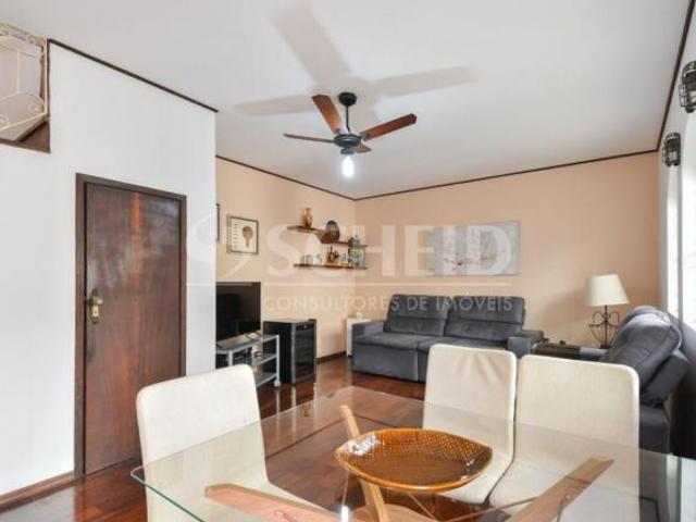 Casa á Venda na Saúde com 302m², 5 quartos sendo 3 suítes, 3 vagas