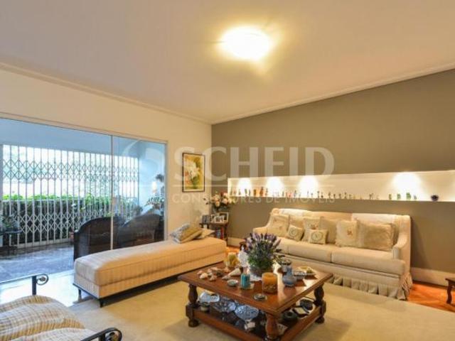 Casa á Venda na Saúde com 510m², 4 quartos sendo 2 suítes, 4 vagas