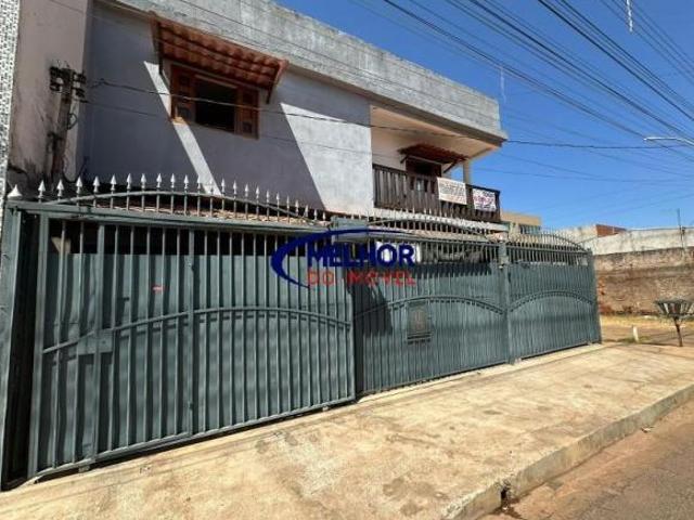 Casa à venda na Santa Maria com 4 quartos perto do BRT e aceita financiamento