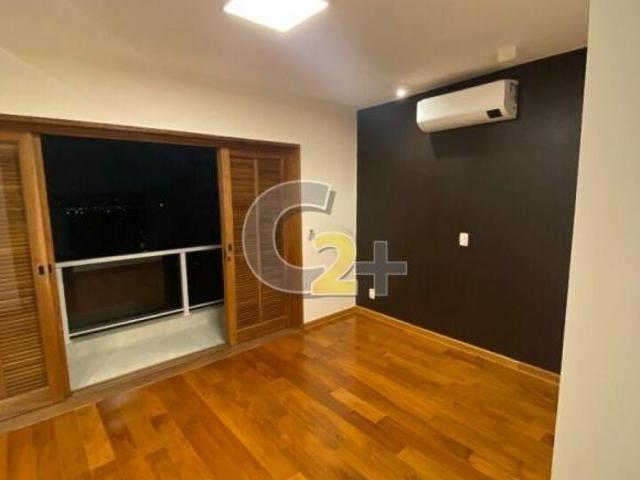 Casa à venda na Sumaré com 3 quartos, sendo 1 suíte e 2 vagas