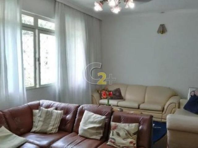 Casa á venda na Pompéia, 3 quartos, 2 suítes, 6 vagas de gargem