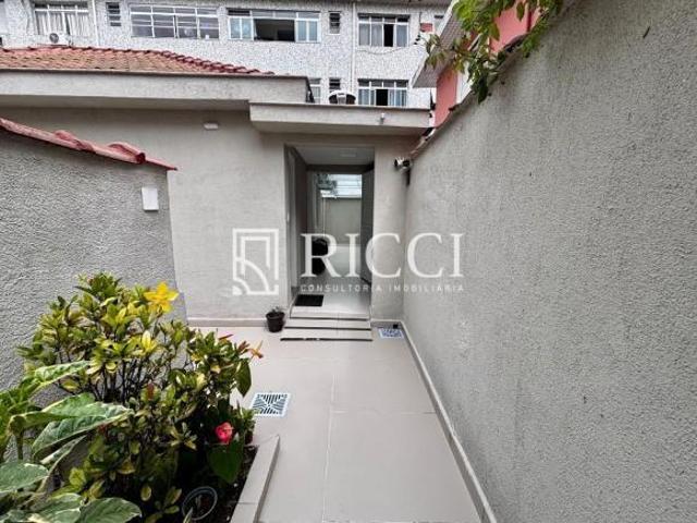 Casa à venda na Ponta da Praia, Santos SP: 2 quartos, 1 sala, 150,00m². Imperdível oportunidade na R