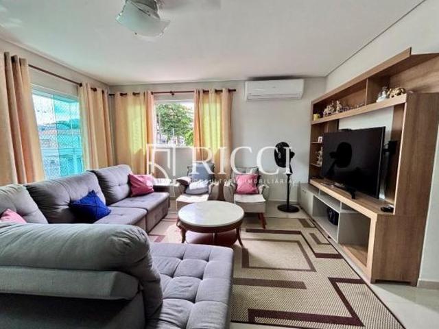 Casa à venda na Ponta da Praia, Santos SP: 3 quartos, 1 suíte, 3 salas, 3 banheiros, 2 vagas de gara