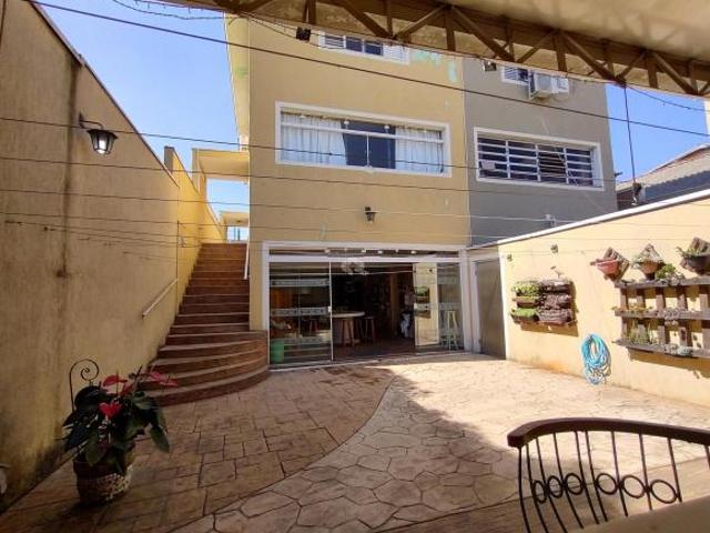 CASA A VENDA NA PENHA COM 3 QUARTOS