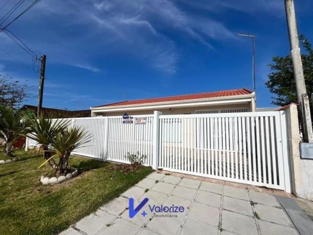 Casa a venda na praia com piscina