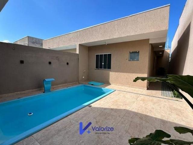Casa a venda na praia com piscina
