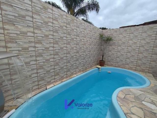 Casa a venda na praia com piscina