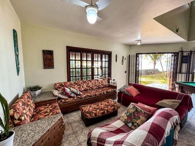 Casa à venda na Praia do Sapê