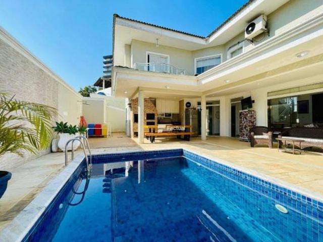 Casa à venda na Praia do Tombo no Guarujá / SP