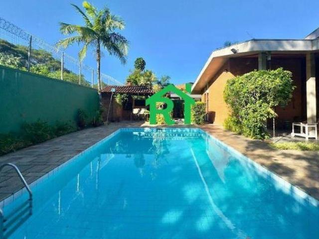 Casa à venda na Praia da Enseada, 5 Quartos, 4 Vagas, Guarujá SP
