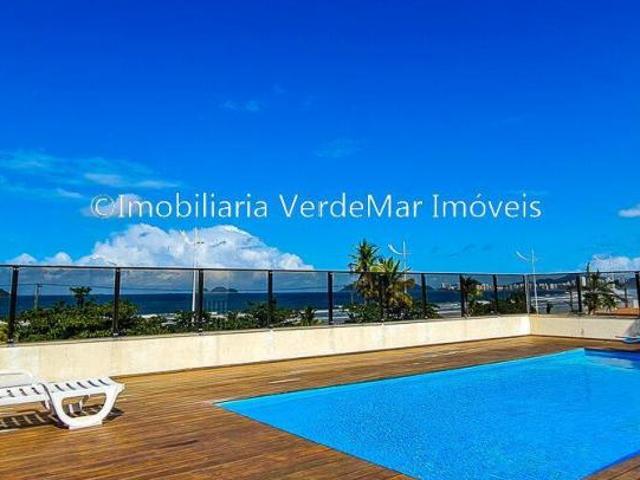 Casa a venda na praia da Enseada em Guarujá