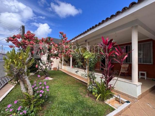 Casa à venda na Praia da Enseada em Guarujá