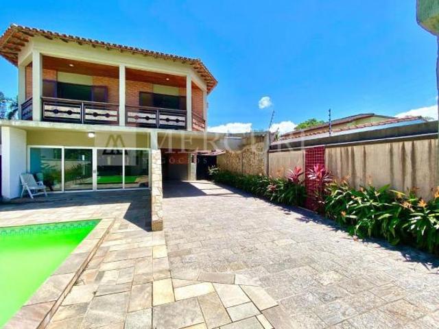 Casa à venda na Praia da Enseada em Guarujá