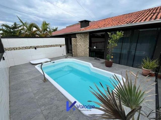 Casa a venda na Praia de Leste com piscina