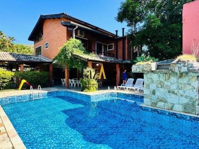 Casa a venda na praia de Pauba a 50 metros da Areia, 300 m² de área construída e 600 de terreno, pis