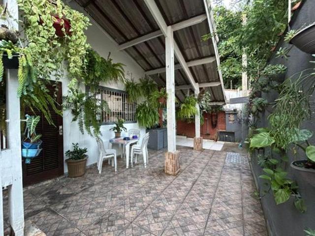 CASA A VENDA NA PRAIA EM ITANHAÉM