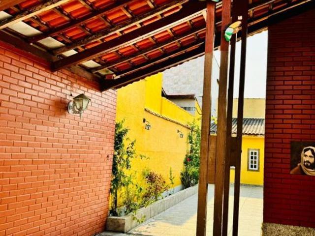 CASA A VENDA NA PRAIA EM ITANHAÉM/SP