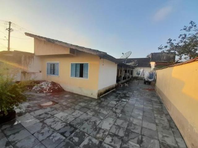 CASA A VENDA NA PRAIA EM ITANHAÉM/SP