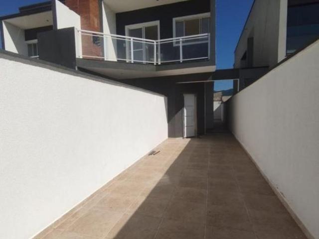 CASA A VENDA NA PRAIA EM PERUIBE