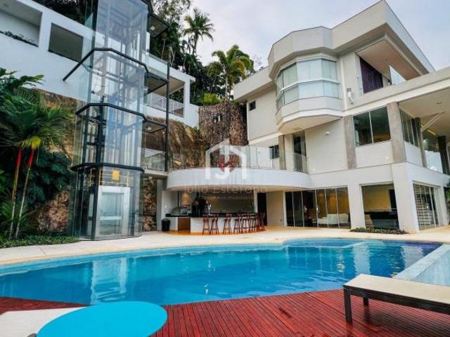 Casa à venda na Praia Vermelha do Sul